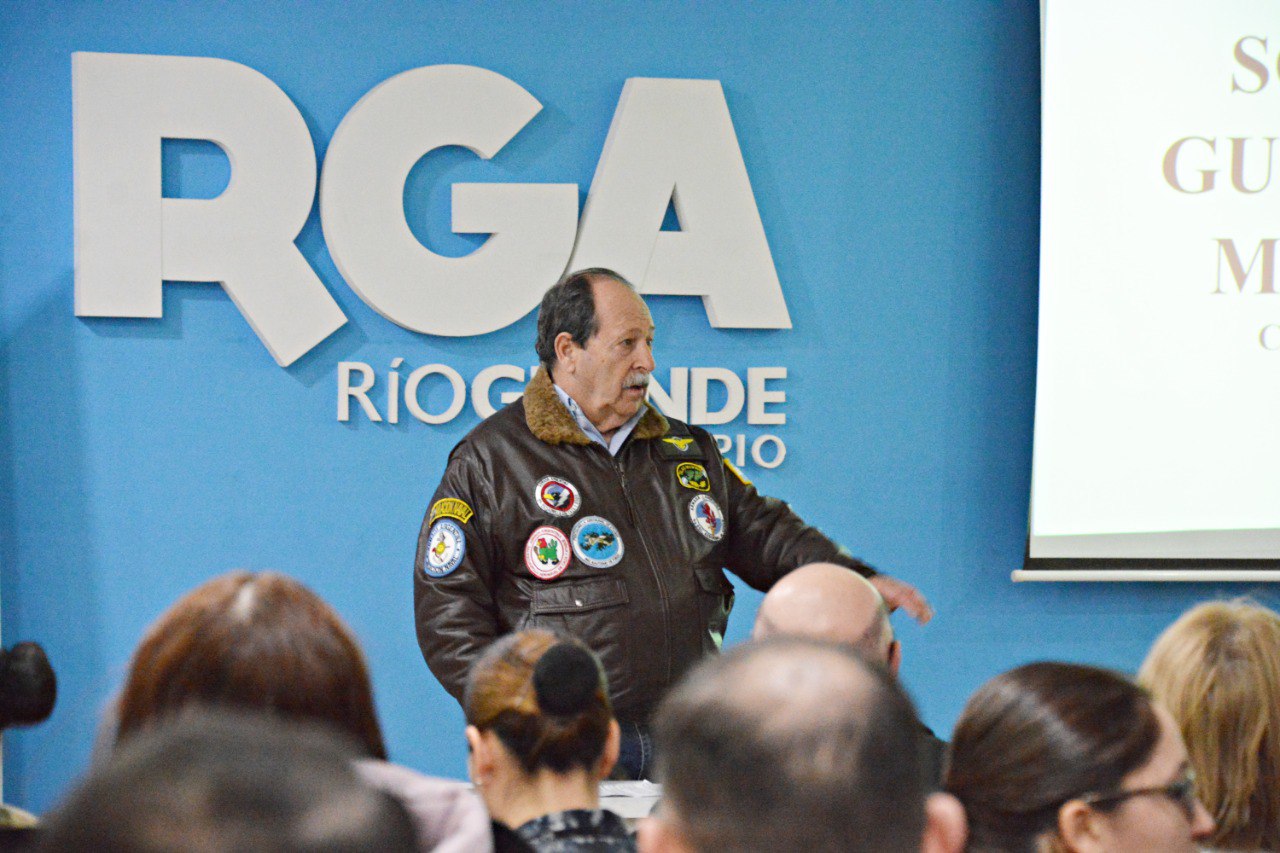 El héroe de Malvinas Owen Crippa brindó una charla en Río Grande